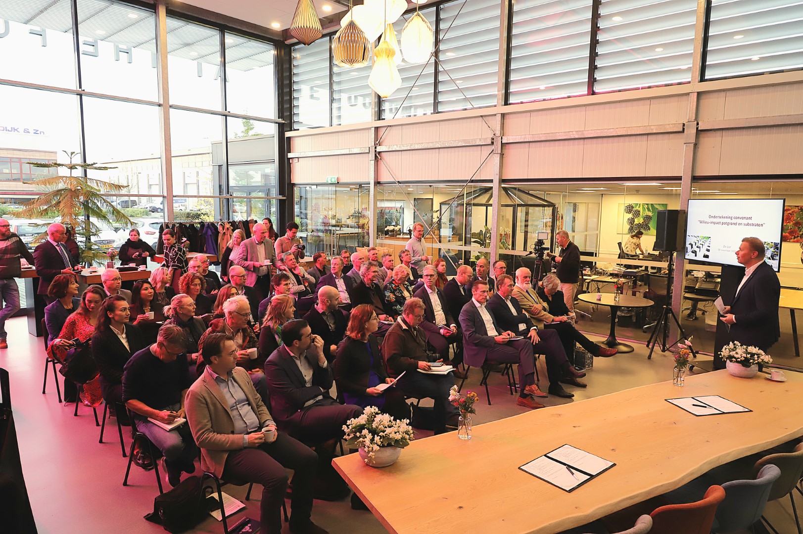 The Netherlands shows how it’s done: the entire sector involved in ...